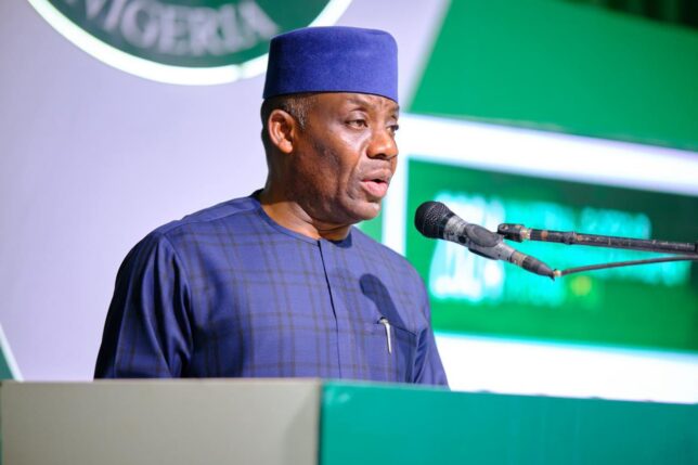 FG Denies Rumoured Nationwide School Shutdown - Trending News