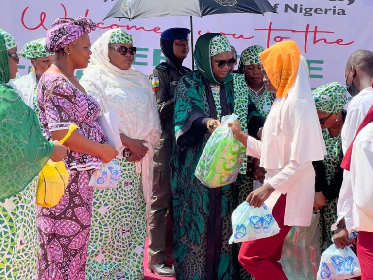Niger State First Lady Flags Off Distribution Of 10000 Sanitary Packs ...