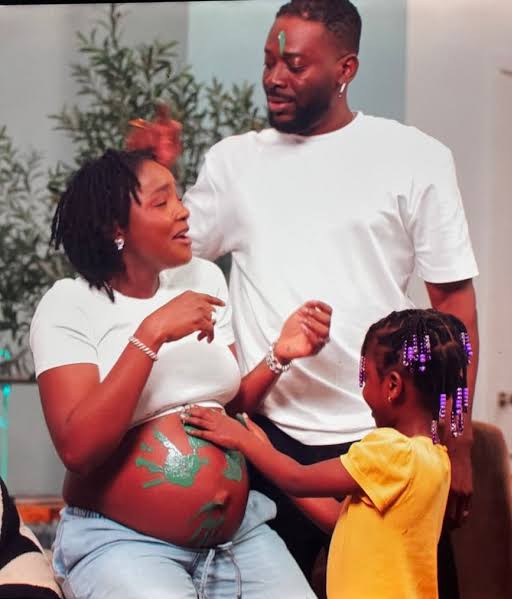 Singer Simi Reveals Baby Bump in Adekunle Gold’s New Music Video ...